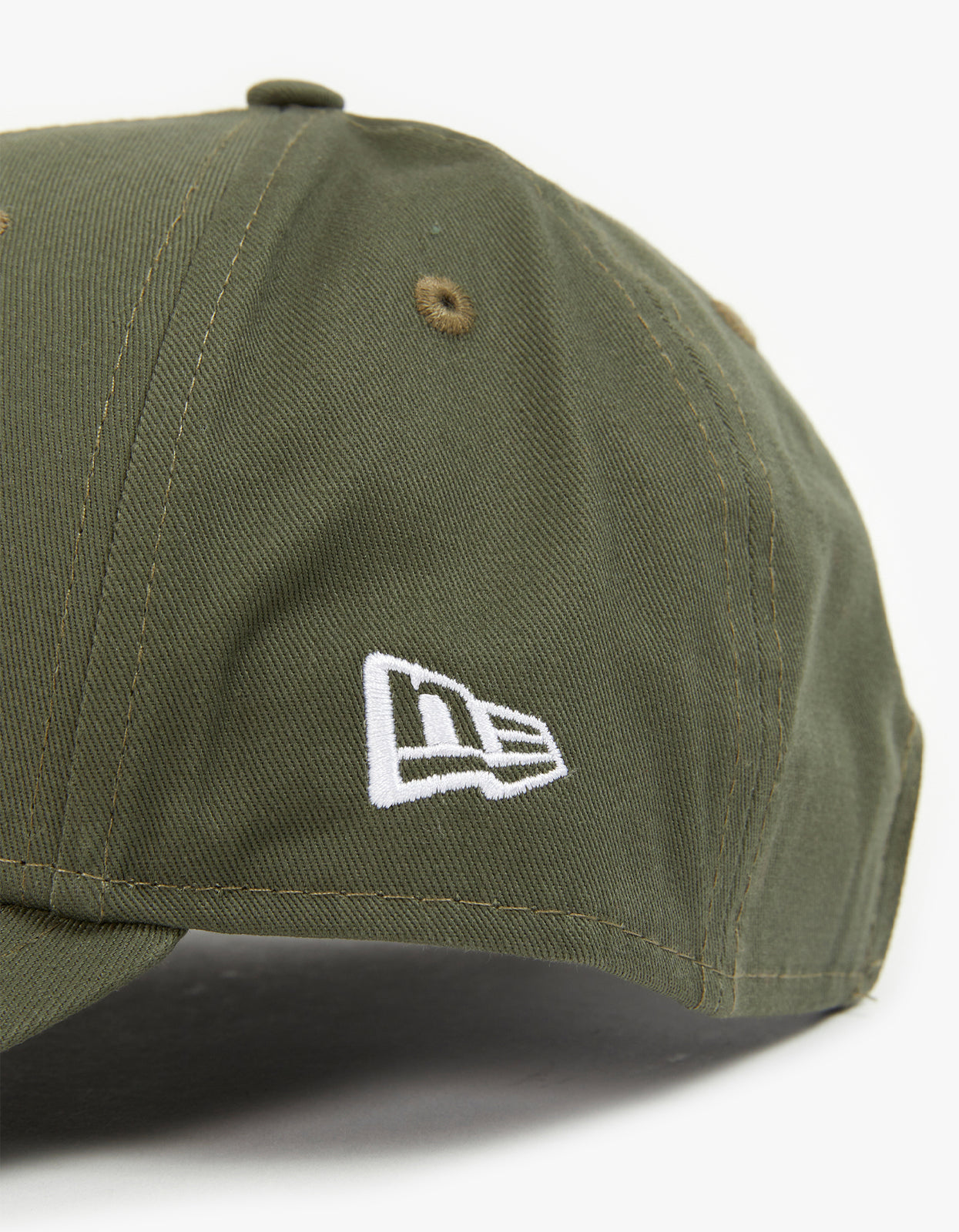 Superette | New York Yankees 9FORTY Strapback Cap - New Olive/White